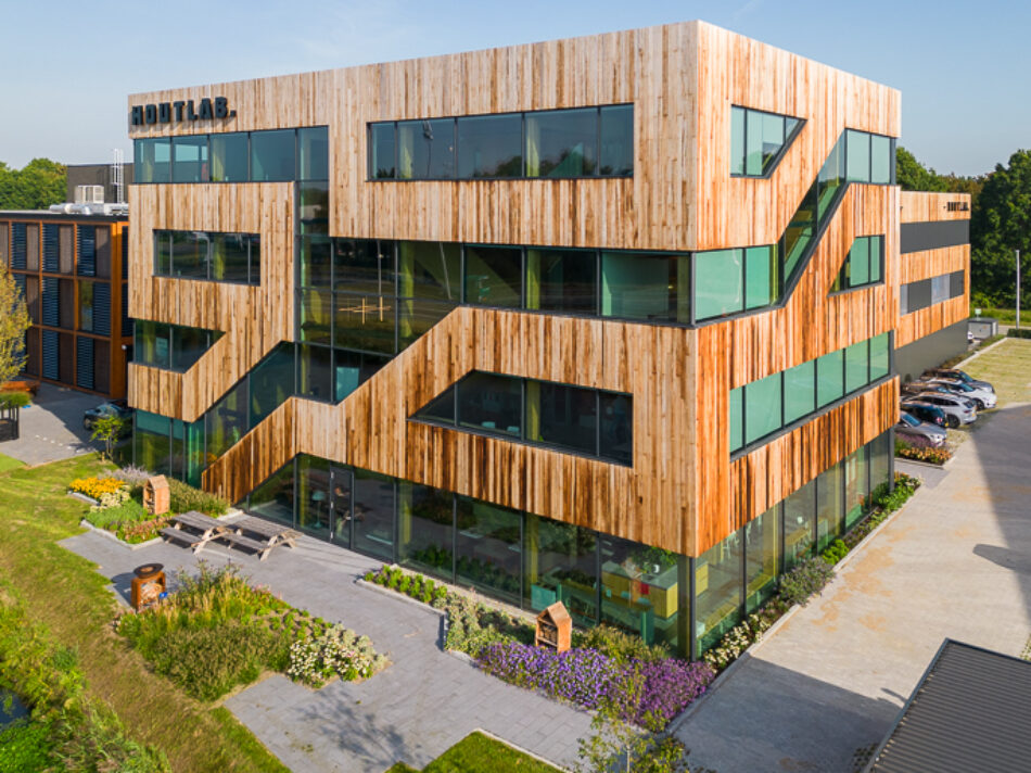 Ontdek de toffe vacatures van PVVT - Opvallend goed in gevels ...